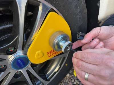 Milenco - Alpha Wheel Lock Diamond - Grantham's Accessory Shop